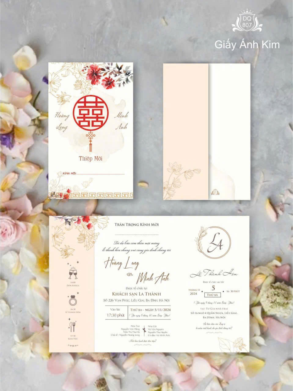 Mẫu thiệp ánh kim tone màu cam nhạt, mặt ngoài có tag treo hình chữ ...